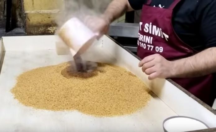 Geleneksel taş fırın sokak simit | Türkinfo